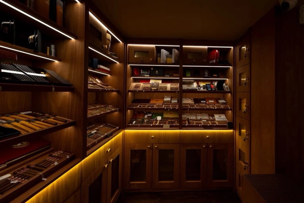 Holmes Cuban Cigars opens new shop & sampling lounge in Long Eaton ...