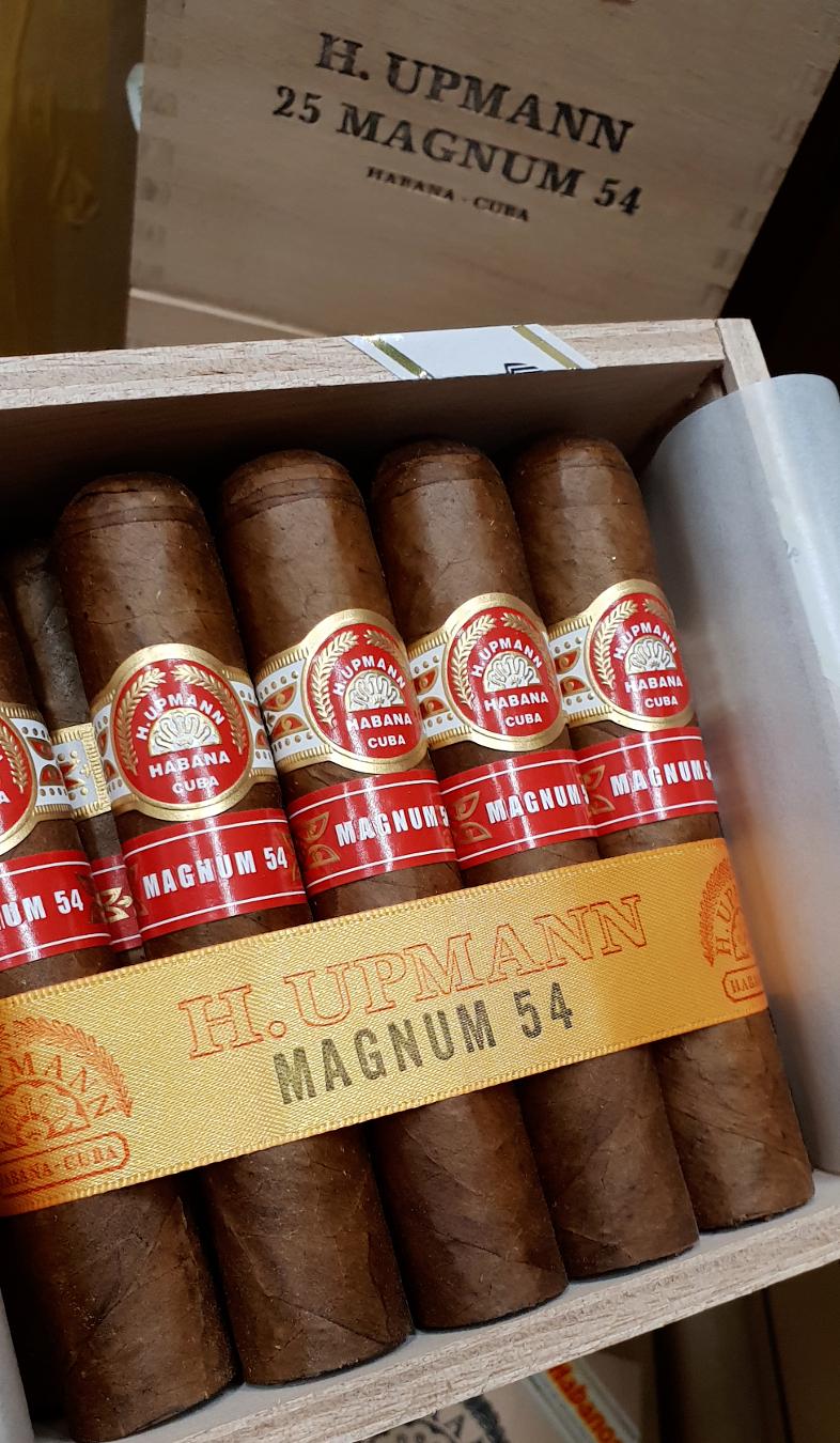 Beneath the Band: H. Upmann Magnum 54 - Cigars Discussion Forum "the water hole" - Friends of el ...